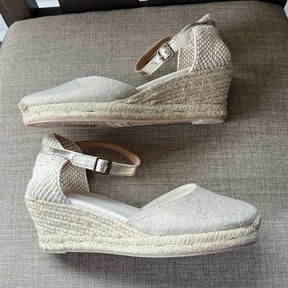 Soludos | Shoes | Like New Soludos Midwedge Linen Metallic Gold ...
